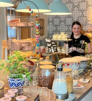 Pequeno-almoço tipo buffet diário mediante uma taxa 
