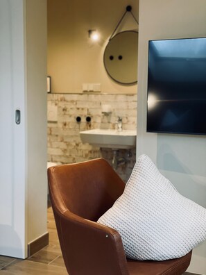 Quarto Duplo Superior, 1 quarto, vista para o vale, junto ao pátio | Roupa de alta qualidade, minibar grátis, secretária 