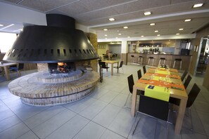 Café da manhã, almoço e jantar