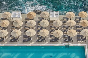 2 piscinas externas