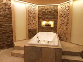 Sauna seca, sauna a vapor, banho turco/hammam, tratamentos corporais