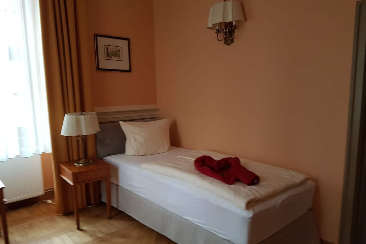 Com decoração personalizada, com mobília individualizada, secretária