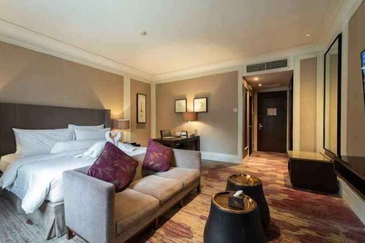 Minibar, cofre no quarto, secretária, Wi-fi grátis