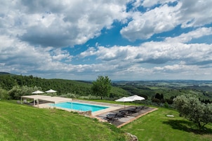 Piscina exterior sazonal