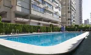 Piscina exterior sazonal 