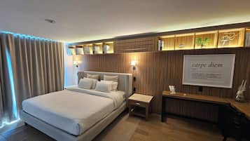 Quarto Deluxe | Cofre no quarto, secretária, ferro/tábua de engomar, Wi-fi grátis