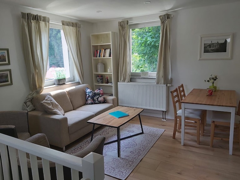 Casa De Dos Plantas Con Lavavajillas Y Lavadora. - Dresde