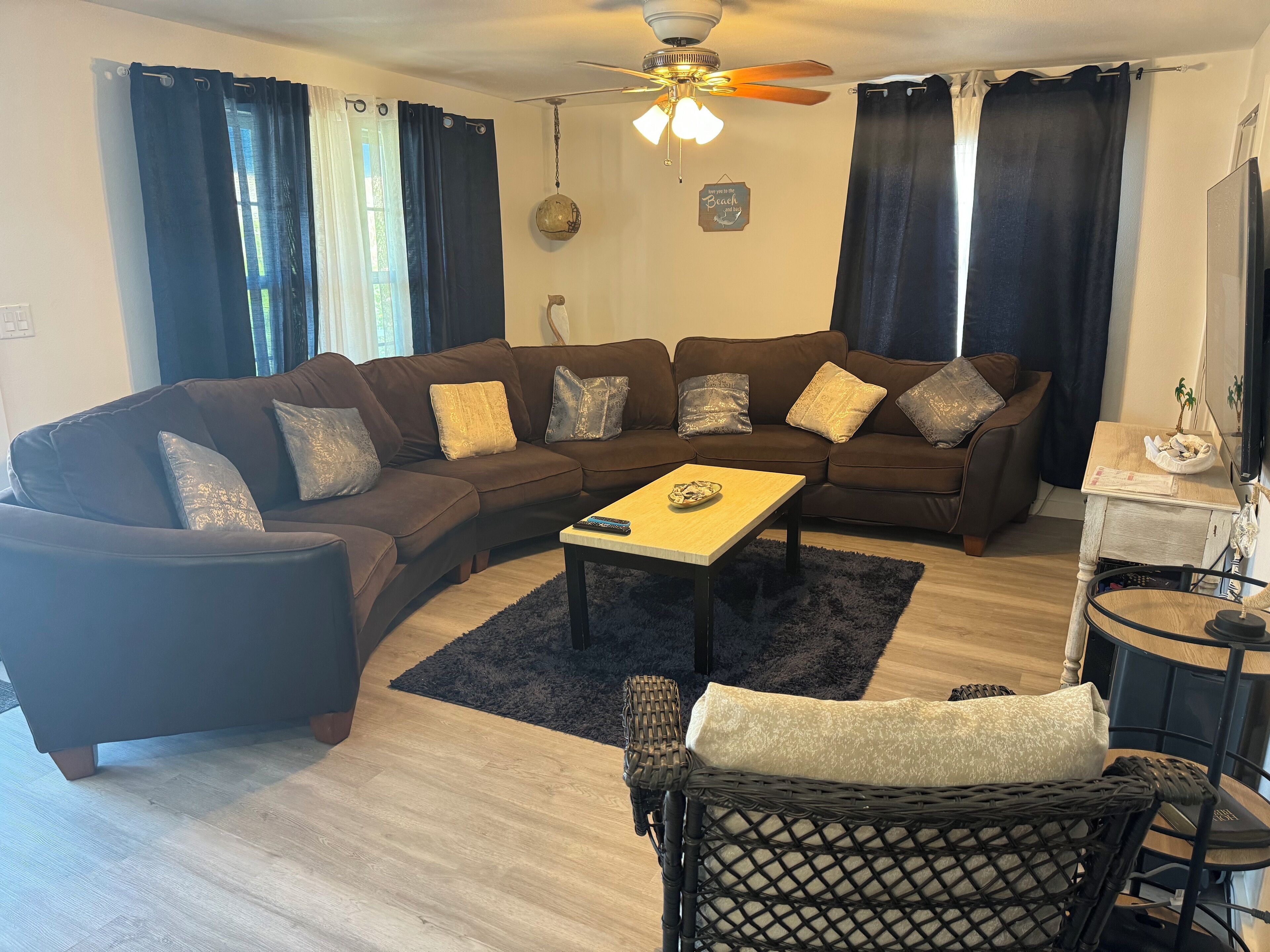 Renovated Stars Blue House W/ Nice Pool & Gameroom Near Beach/gravity Park/shops - South Padre Island