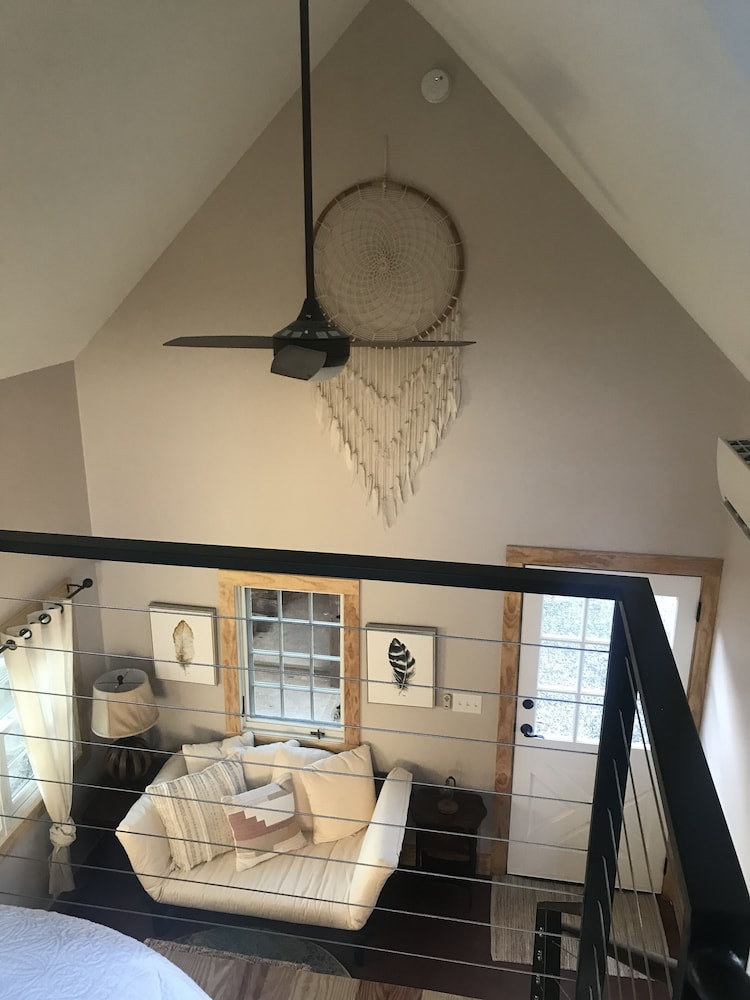 Beautiful Asheville Tiny Home Get-a-way - Asheville, NC