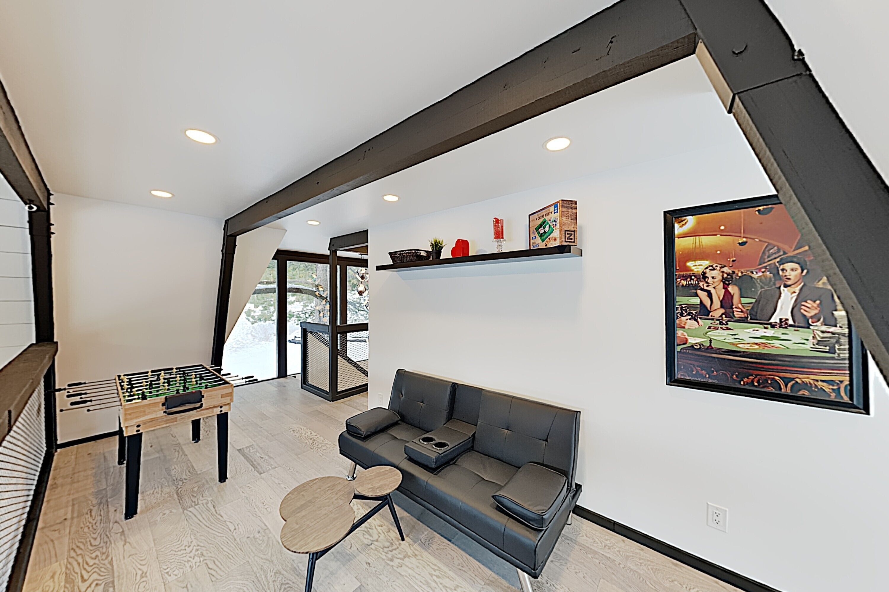 Modern Gambrel Cabin Near Ski Resorts - Donner Lake, CA