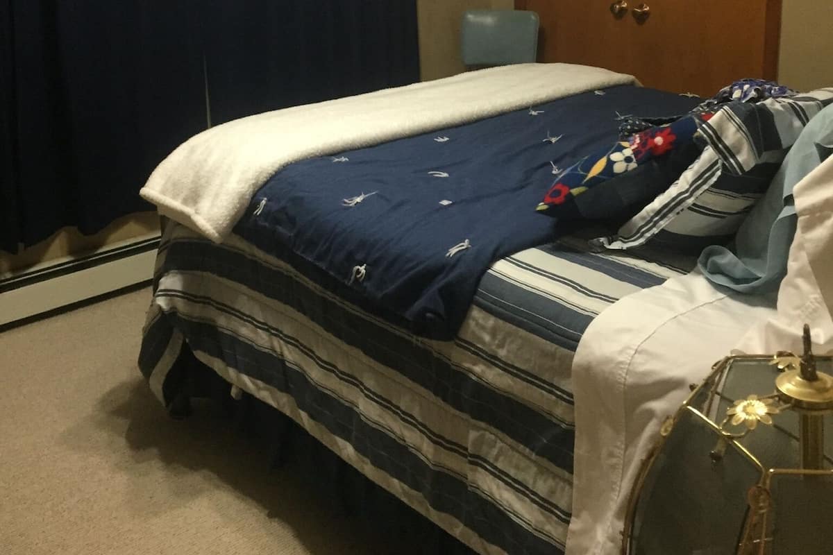 Quarto Duplo Comfort | Roupa de alta qualidade, camas de colchão pillowtop 