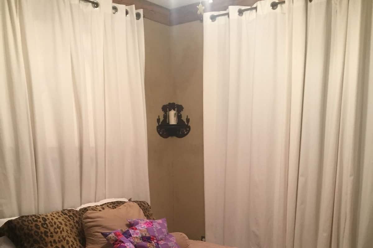 Quarto Duplo Comfort | Roupa de alta qualidade, camas de colchão pillowtop 