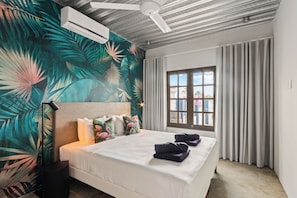 Apartamento luxo, 2 quartos, piscina particular, vista para o oceano | Roupas de cama premium, cofres nos quartos, individualmente decorados