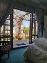 Quarto Duplo Básico (Green) | Quartos insonorizados, ferro/tábua de engomar, roupa de cama fornecida