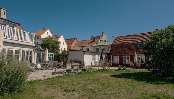 Mullbärsgården Bed & Breakfast - Visby