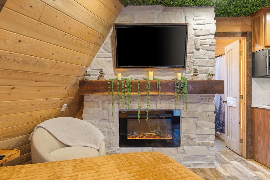 Teepee At Paradise Point With A Hot Tub, Fire Pit, & Grill! - Jasper, TN