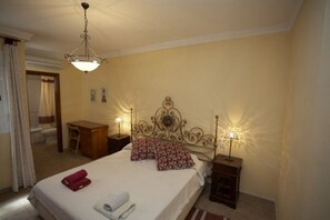 Apartamento, 2 quartos, terraço, Vista para a cidade | 2 quartos, ferro/tábua de engomar, roupa de cama fornecida 