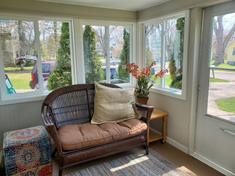 Escape To South Haven's Charm, Steps Away From Lake Michigan & North Beach - South Haven