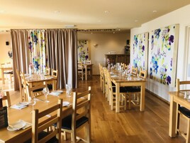 Café da manhã inglês todos os dias (GBP 8 por pessoa)