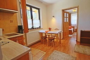 Suíte estúdio conforto | Cozinha privada | Frigobar, micro-ondas, cooktop, chaleira elétrica