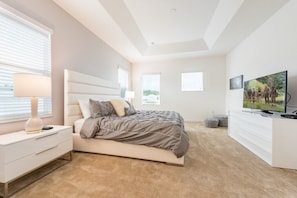 5 quartos, com decoração personalizada, com mobília individualizada