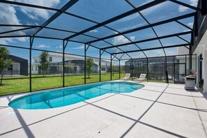 5 quartos, com decoração personalizada, com mobília individualizada