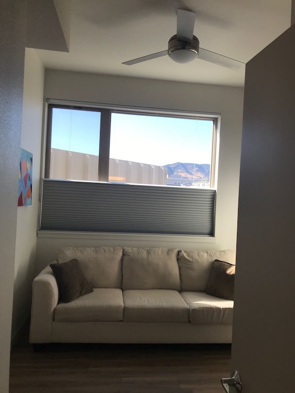 Condo With Deck Facing The Mountain, Bike Path And Restaurant Across The Street, 5 Min Driving From Down Town - Boulder, CO