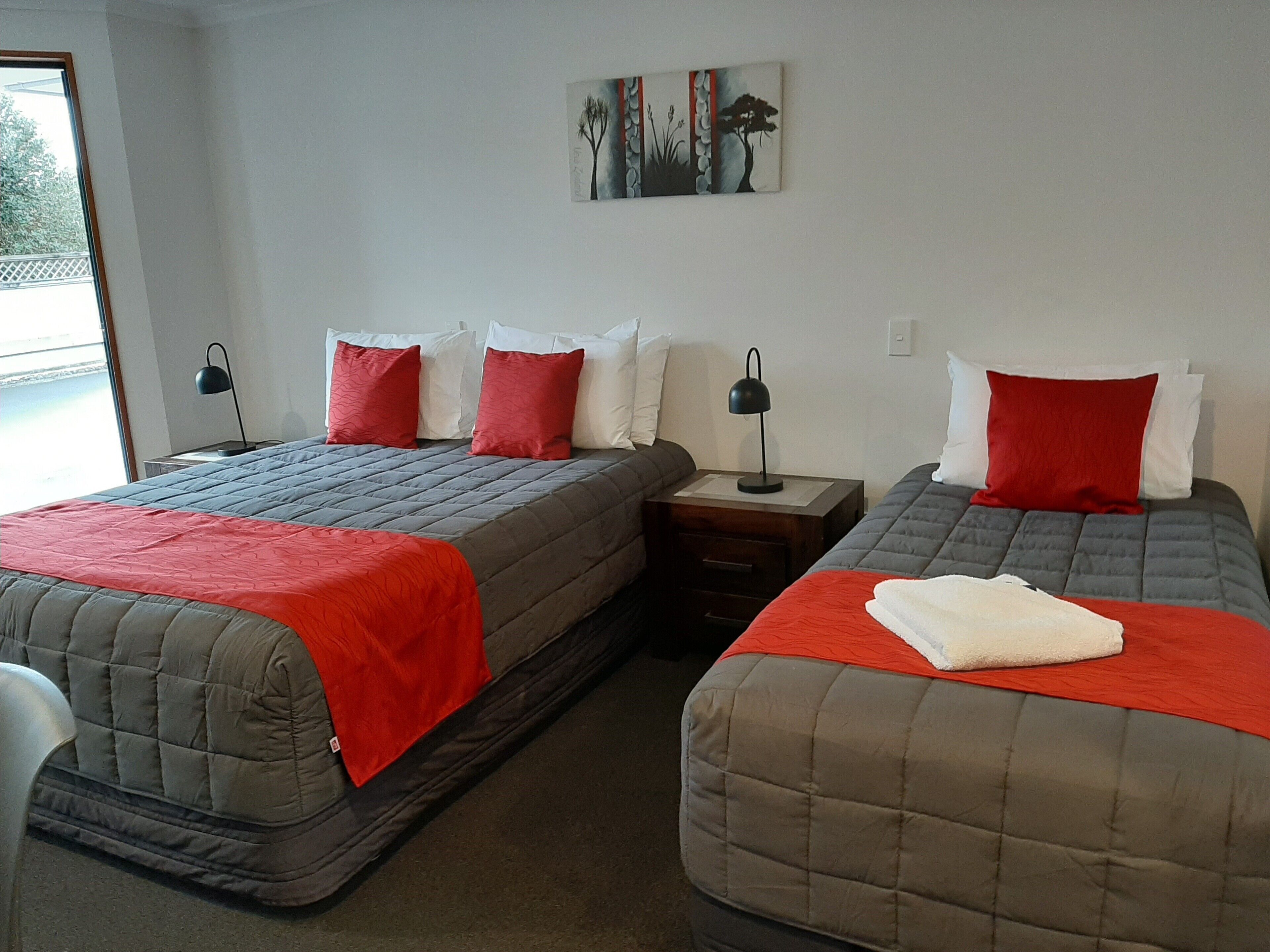 Com mobília individualizada, Wi-fi grátis, roupa de cama fornecida 