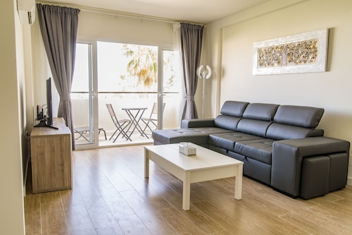 New Apartment Near The Beach & Train Station - Costa del Sol