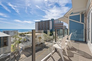 Ocean View 2 Bedroom Condo, Premier, King, - Sleeps 6 | Vista do quarto