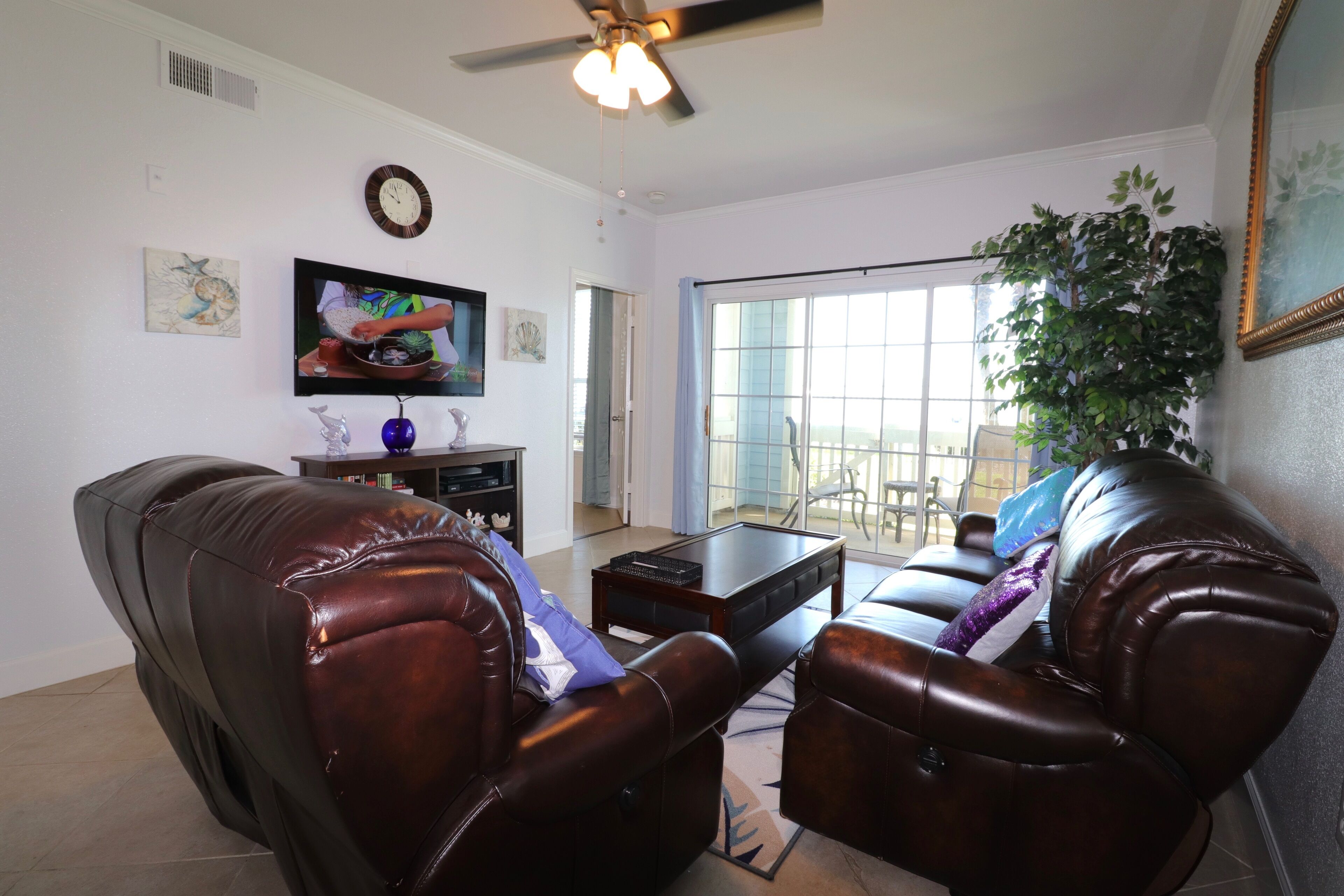 Amazing Views - Condo 1st Floor - 2beds - 2baths (Sleep 4-6) - Aquarium At Moody Gardens, Galveston