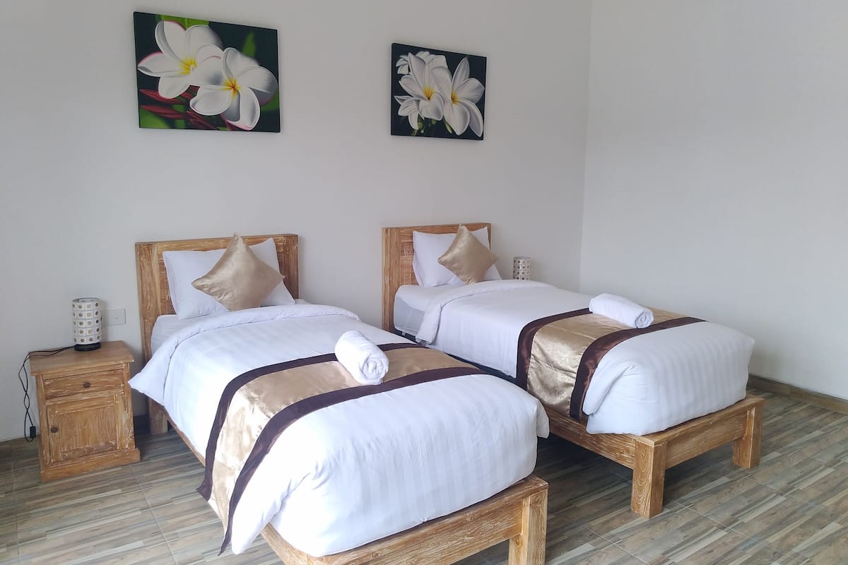 Quarto Twin | Secretária, Wi-fi grátis, roupa de cama fornecida 