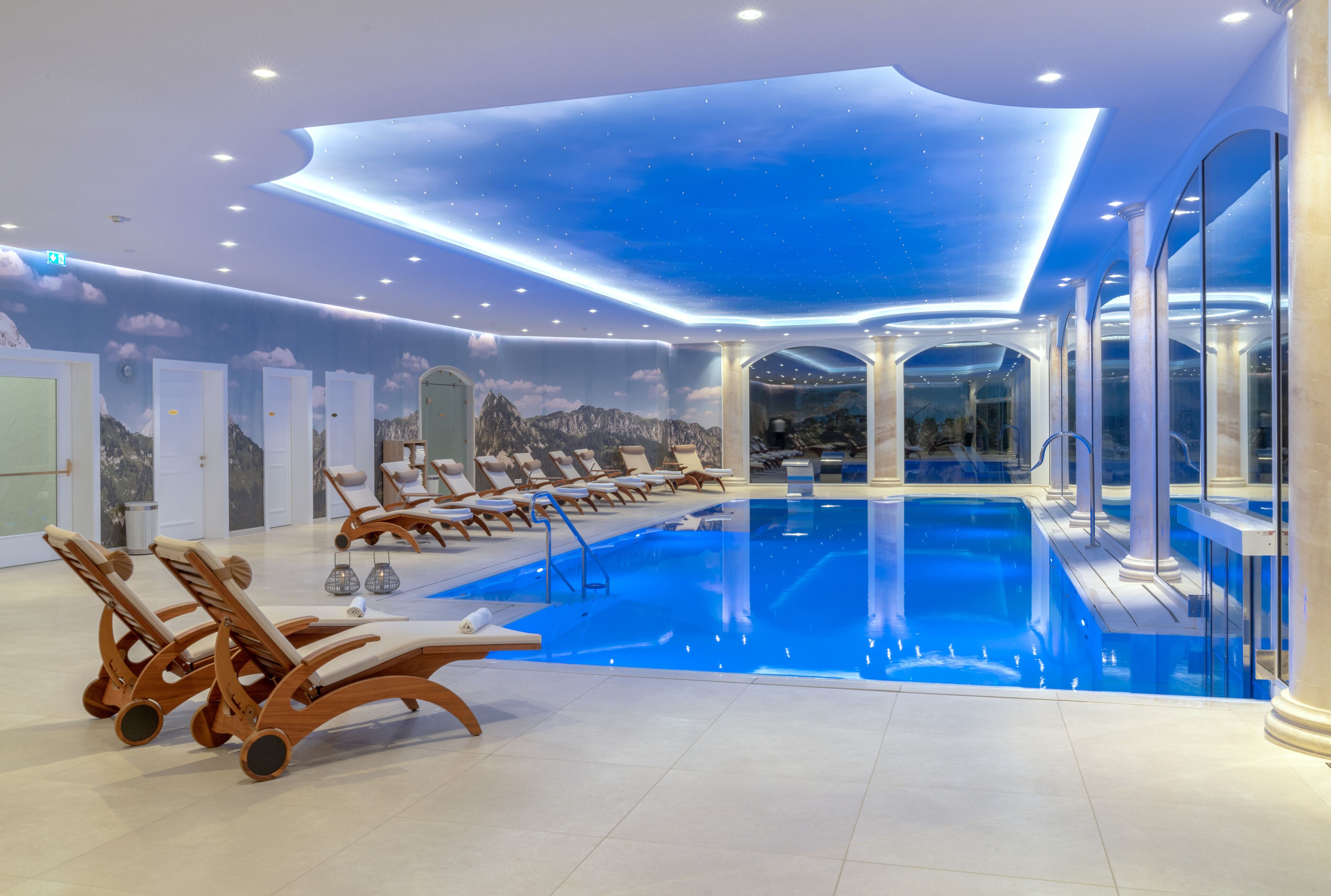 Piscina interior, piscina exterior 