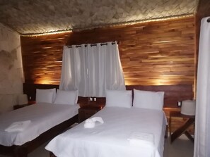 Cabana exclusivo | Edredons de pluma, camas Select Comfort, cofres nos quartos