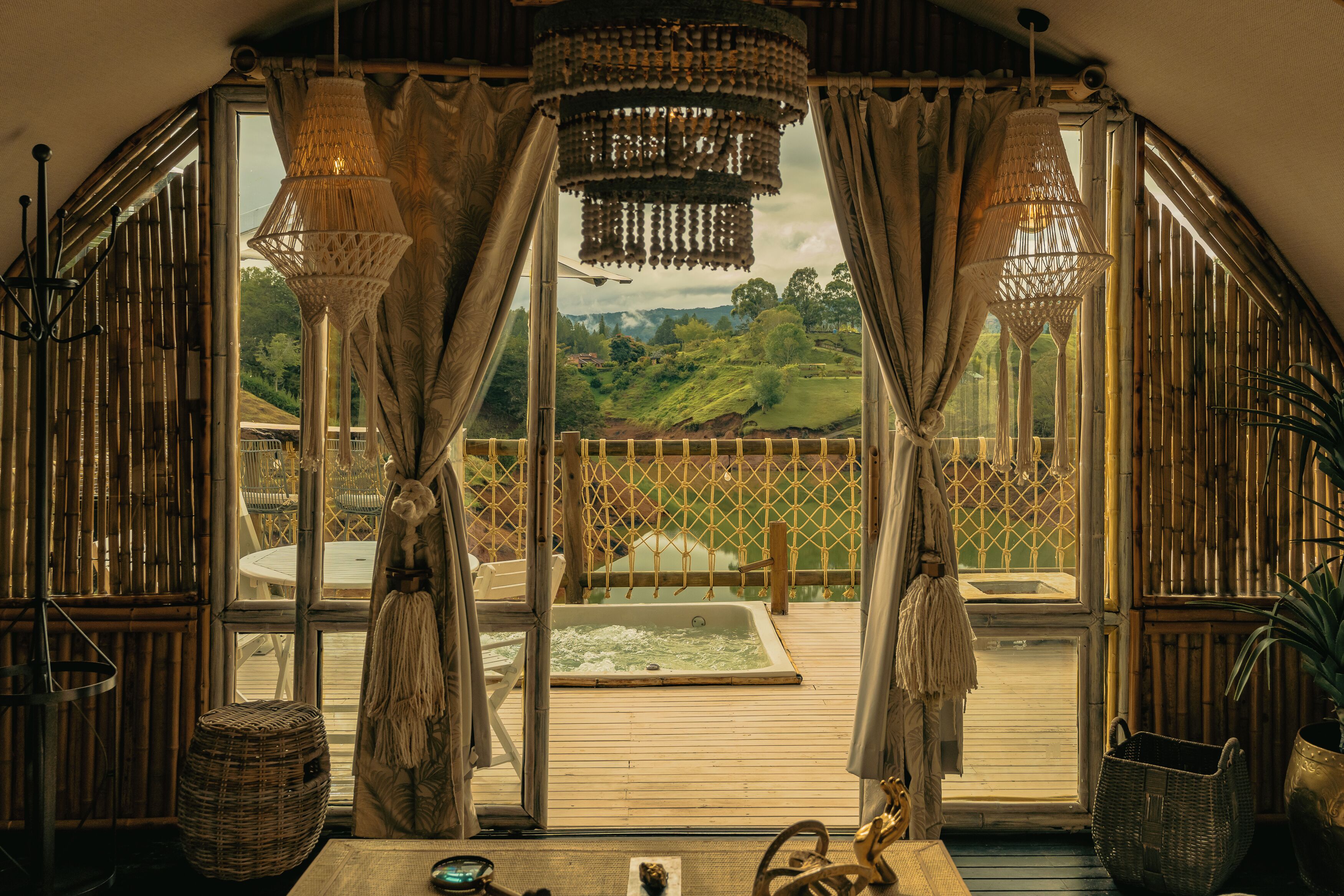 Palace Villa | Vista para o lago