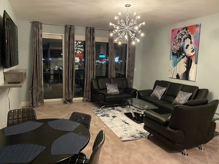 Luxury All The Way! Waterfront 2bdr 2bth Condo - Shipwreck Island Waterpark, Panama City Beach