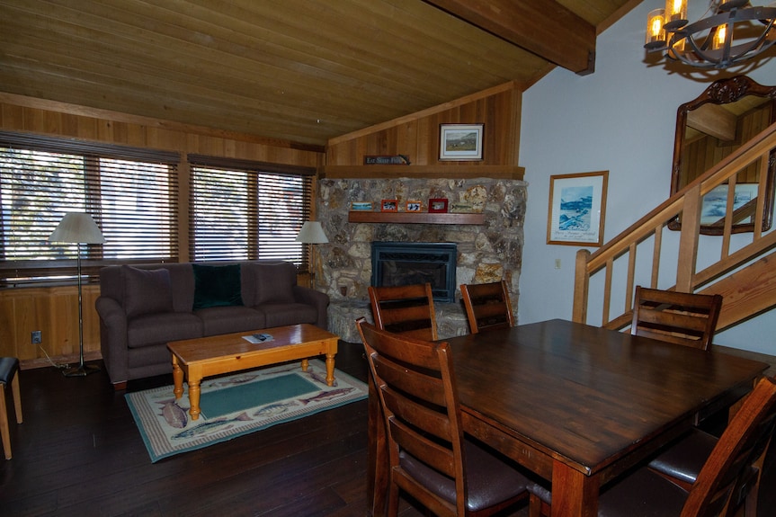 Mountainback #120, 2 Bedrooms, Loft - Mammoth Mountain, CA