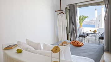 Estúdio Superior, vista para o mar | 1 quarto, minibar, com decoração personalizada