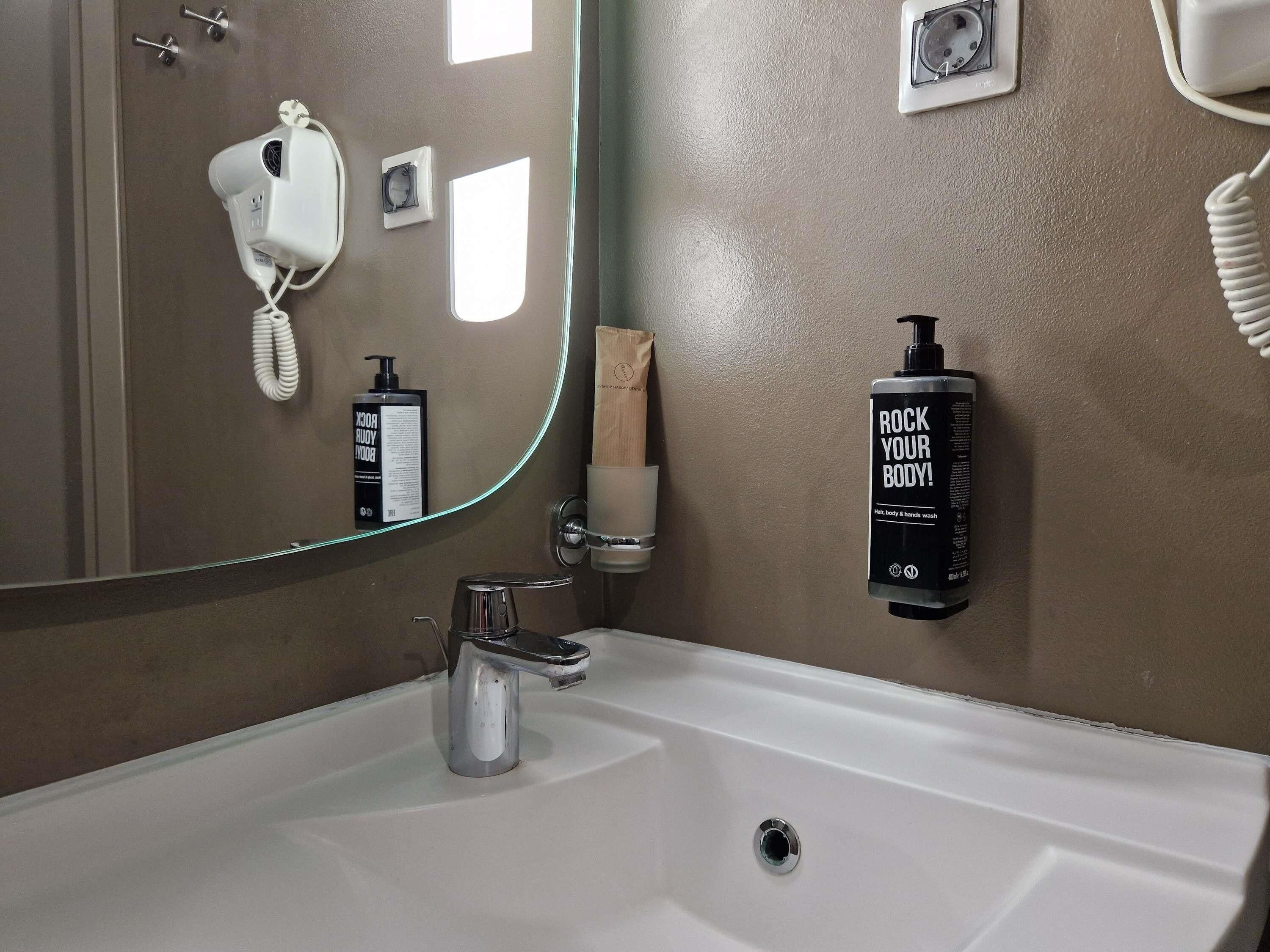 Quarto Superior, 1 cama queen-size, varanda | Minibar, cofre no quarto, secretária 