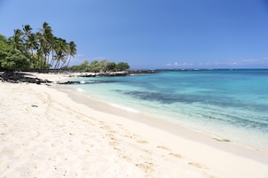 Casa, várias camas, vista para o campo de golfe (Waikoloa Beach Villas M2) | Praia