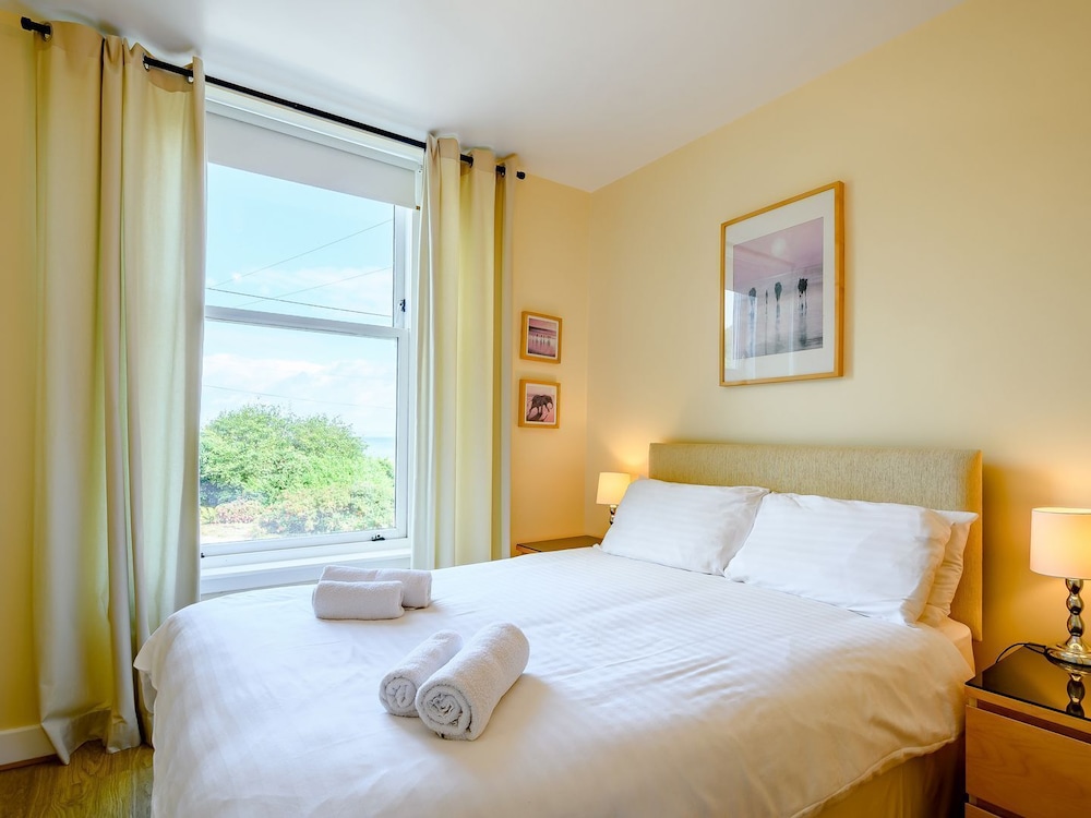 Bute Beachfront Apartment In Ascog - Tarfside - Rothesay