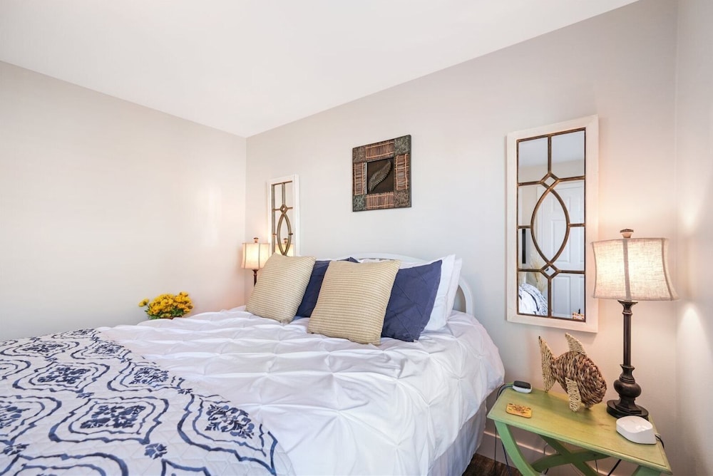 Huck Finn | 1 Bed, 1 Bath - Illinois