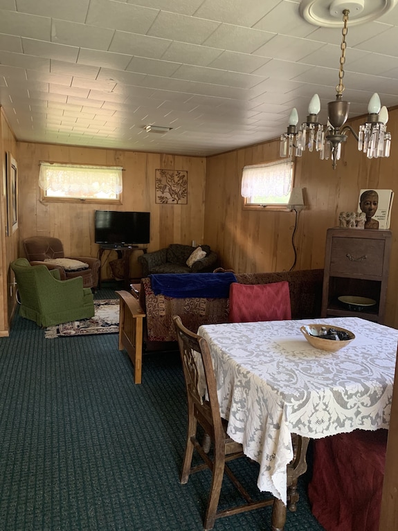 Secluded City Cottage. 3 Blocks From Beach & Main Street Shopping - ウィスコンシン州