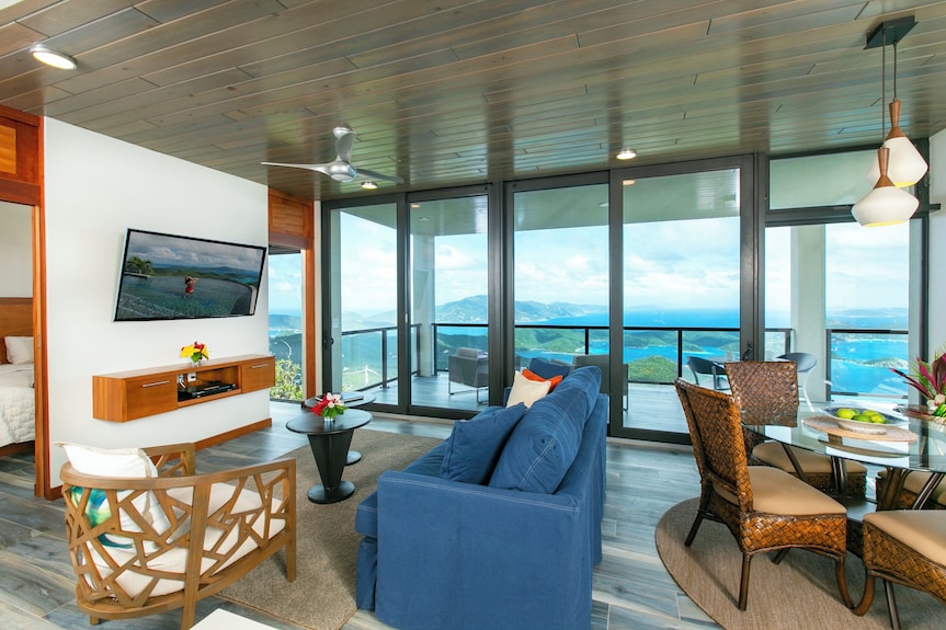 Una Villa Familiar Con 2 Dormitorios / 2 Baños, Aire Acondicionado Y Acceso A La Piscina. - Coral Bay