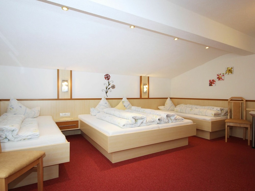 Angenehme Wohnung Für 6 Leute Mit  W-lan, Tv, Balkon Und Parkplatz - Längenfeld