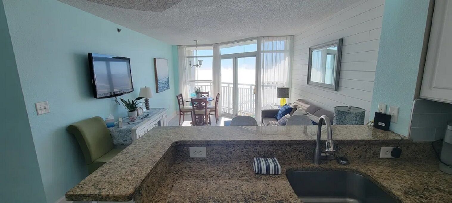 ¡Increíble Vista Desde El Piso A Las Ventanas De Techo! Relájate Y Descansa.  Unidad De Esquina! - Myrtle Beach, SC