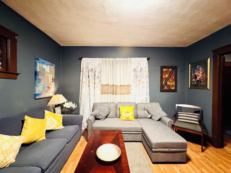 Rainbow Inn On The Walnut Avenue , 3bed Room, 2full Bath, Double Parking, Wifi - State of New York