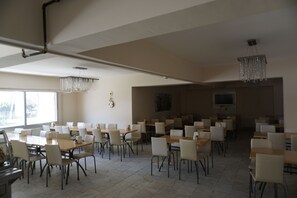 Pequeno-almoço tipo buffet diário incluído 