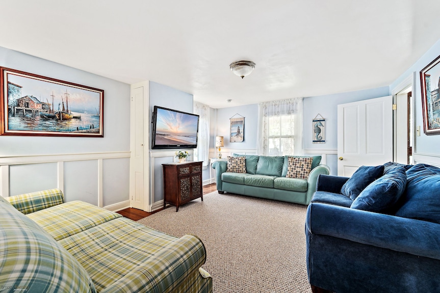 Sea Horse Cottage-5 Bedrooms, 3 Full Baths, 2 Half Baths, Sleeps 13 - New Jersey