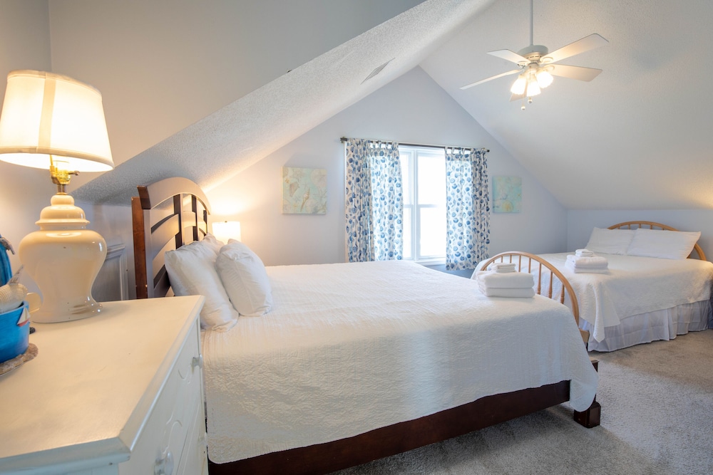 Private Gulf View Home In Quiet Area, Screened Porch, Beach Gear Included! - Indian Pass, FL